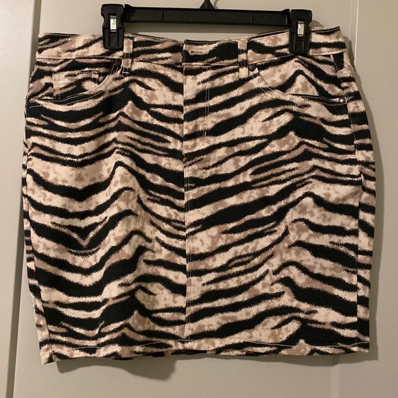 VENUS | Skirts | New Venus Skirt Zebra Stripe Tan And Black | Poshmark